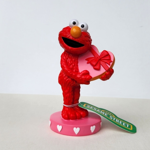 Sesame Street | Accents | Sesame Street Valentine Elmo Holding Heart ...